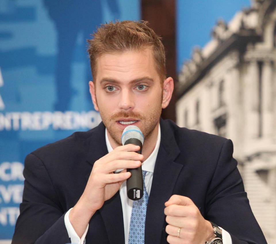 Ilan Laufer, fondatorul PSL: „Bat clopotele falimentului clasei ...