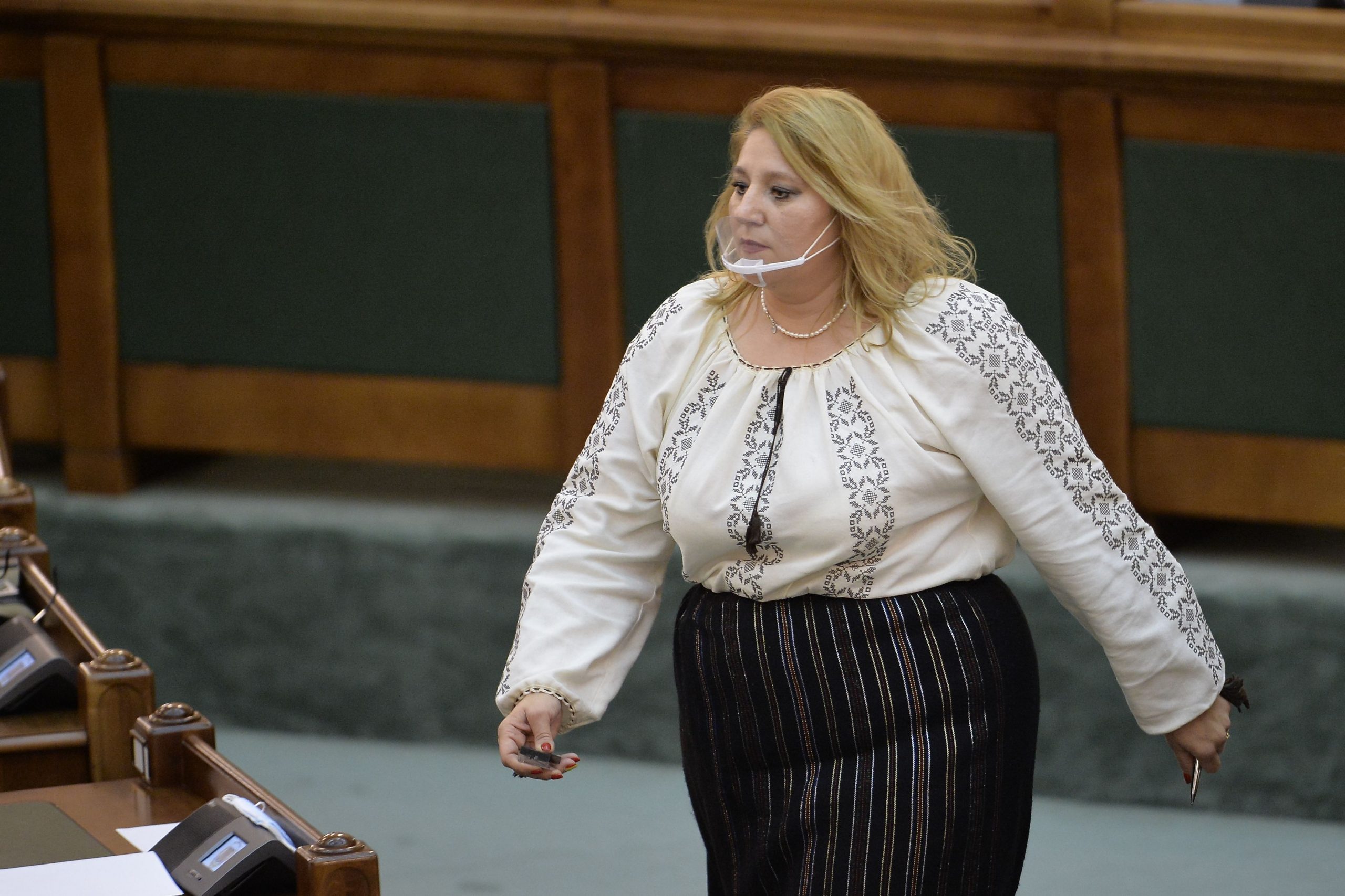 Senatoarea de Iași Diana Şoşoacă a fost exclusă din AUR