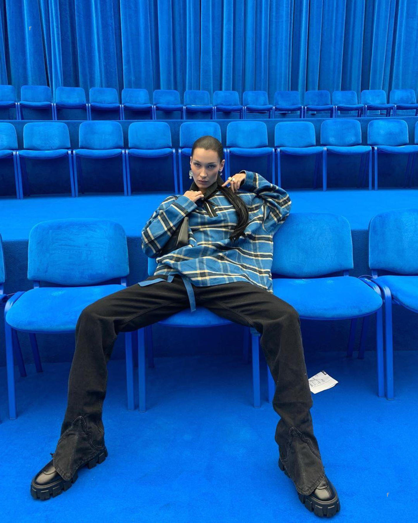 Din ce culori se face albastru. Combinația pe care trebuie să o știe ...