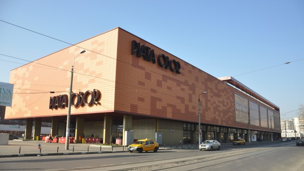 Povestea emoționantă a unui bătrân care vinde în Piața Obor: ”I-au dat ...