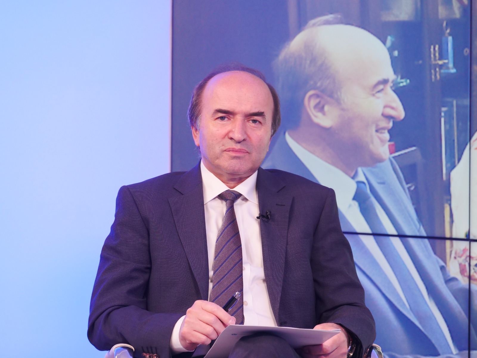 Prof. univ. dr. Tudorel Toader, rectorul UAIC Iași va fi prezent la ...