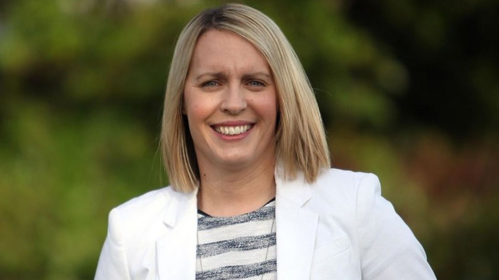 O prezentatoare BBC a murit din cauza vaccinului AstraZeneca. Raportul ...