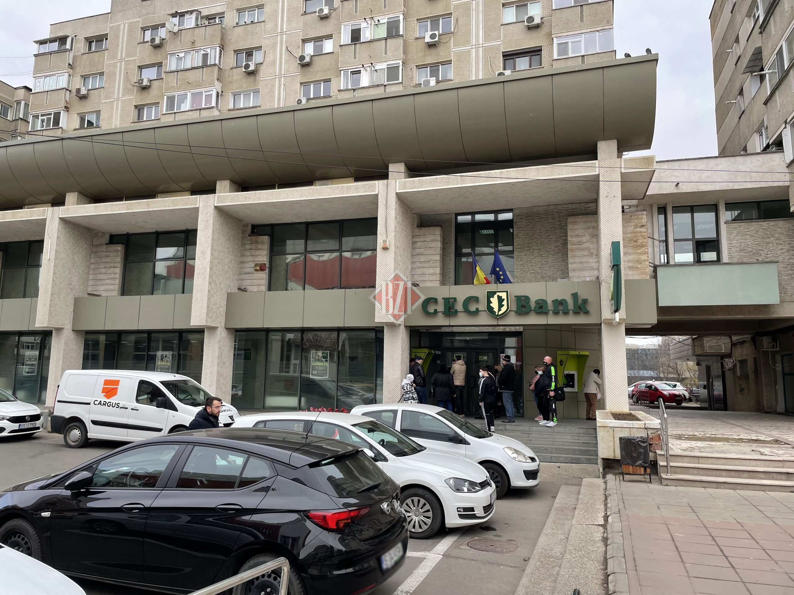 Sucursală bancară cu sediul în Iași, dată în judecată pentru datorii la ...