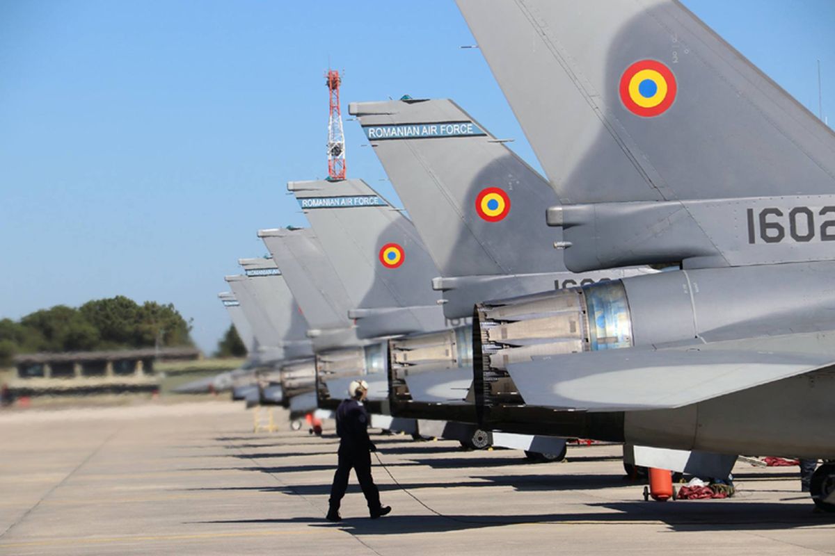 După ce NATO a trimis efective aeriene în România, NATO trimite avioane ...
