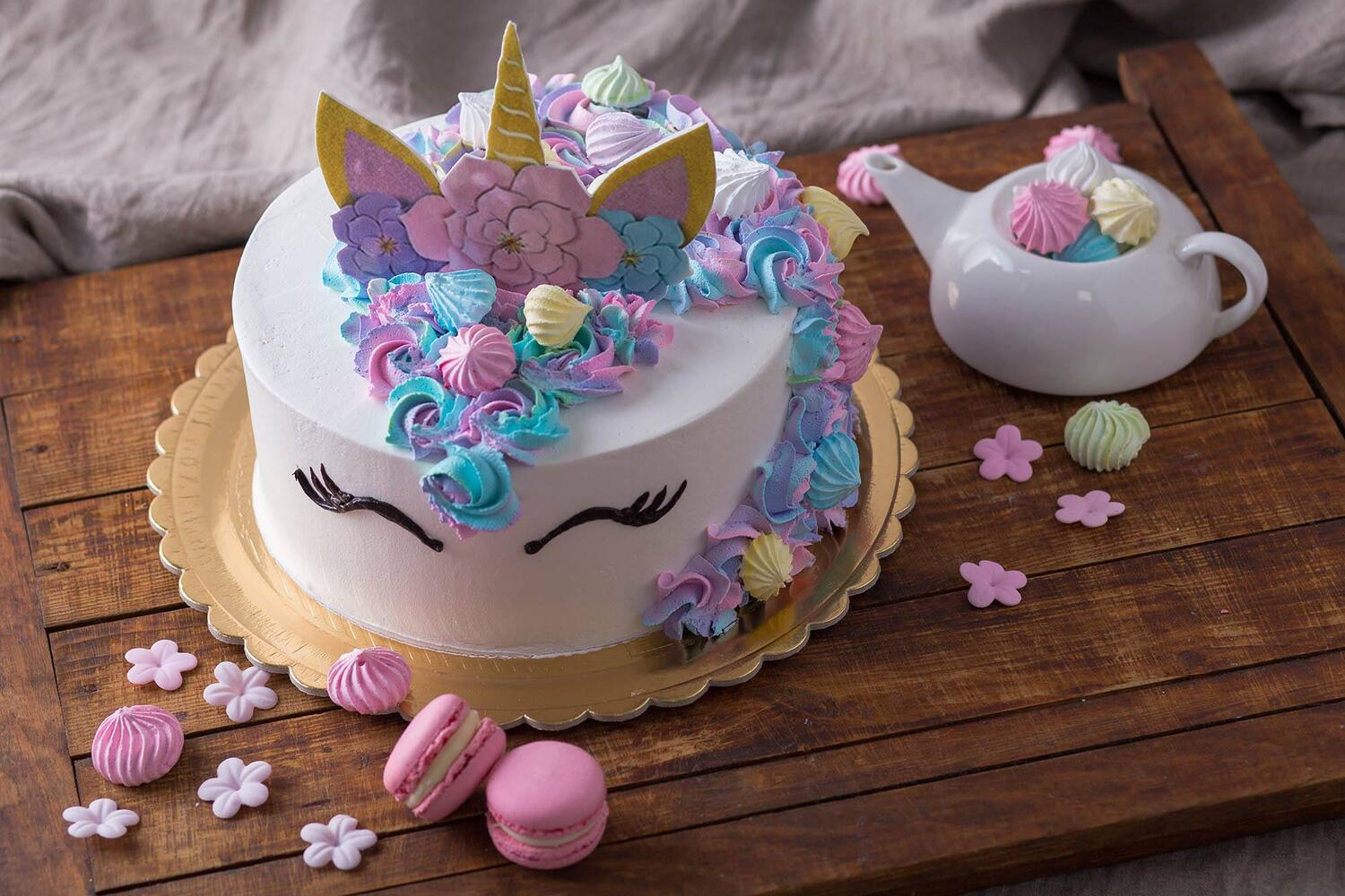 Tort unicorn pentru aniversarea celor mici. Cum să pregătești acasă un ...