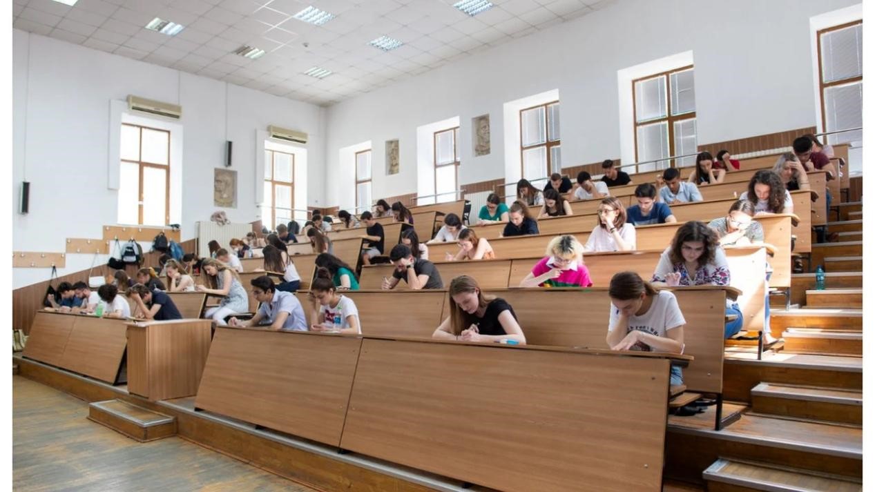 Universitatea „Al. I. Cuza” oferă doar 325 de locuri în cămine pentru ...