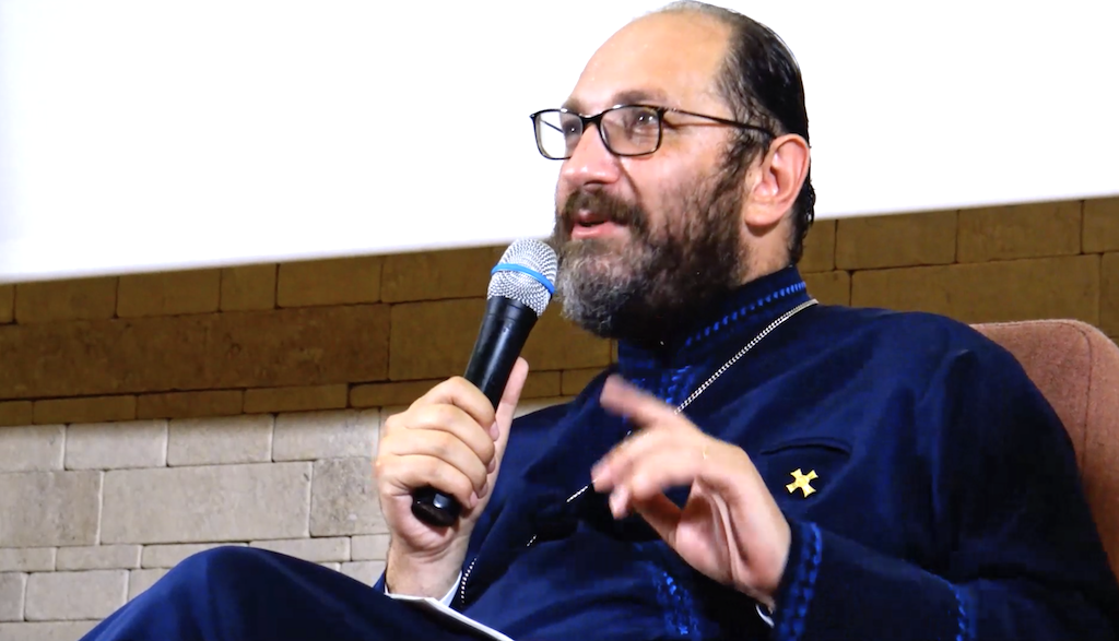 Cine este preotul Constantin Necula. Povestea emoţionantă a crucii pe ...