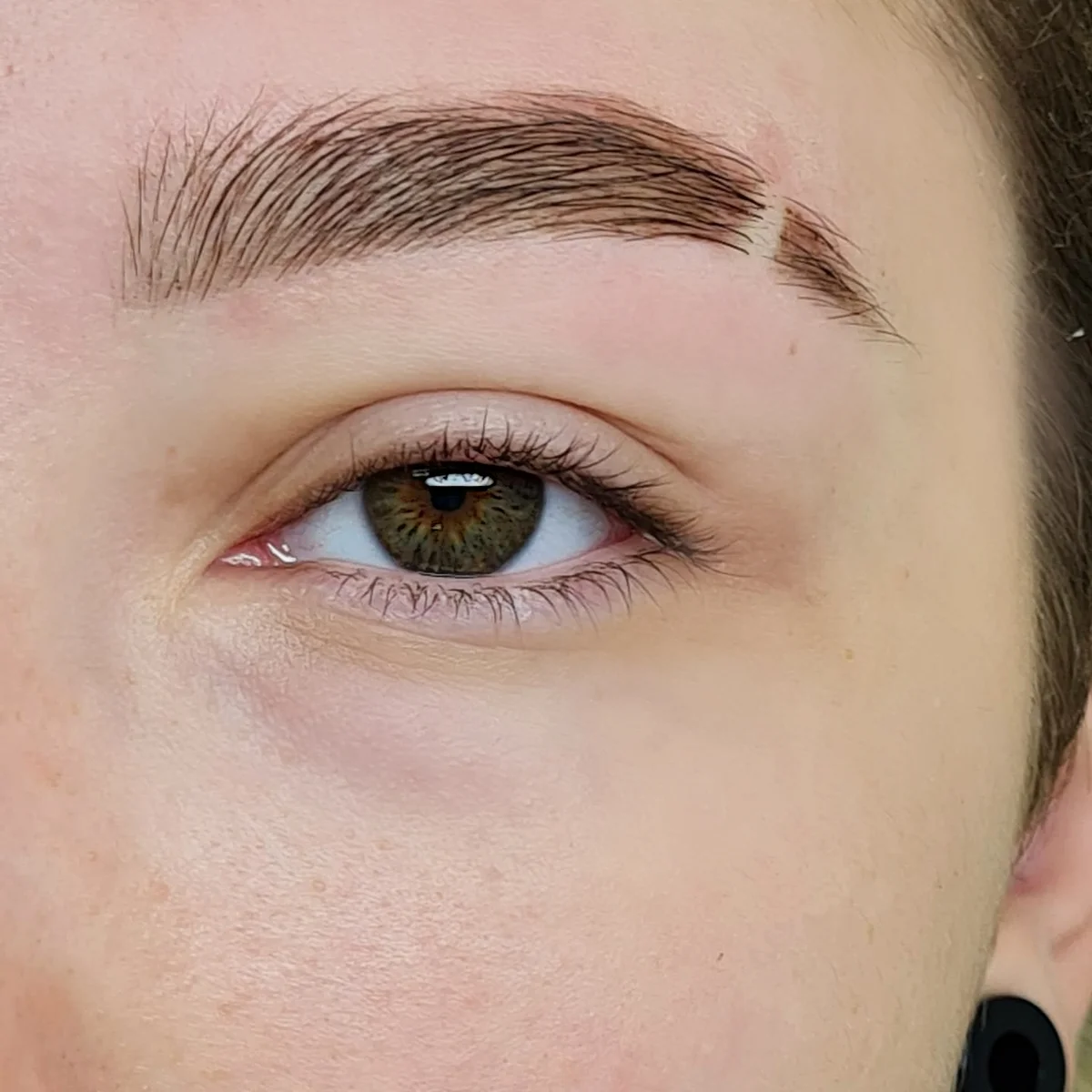 Sprânceană tăiată. Cele mai ușoare moduri pentru a crea trendul de pe ...