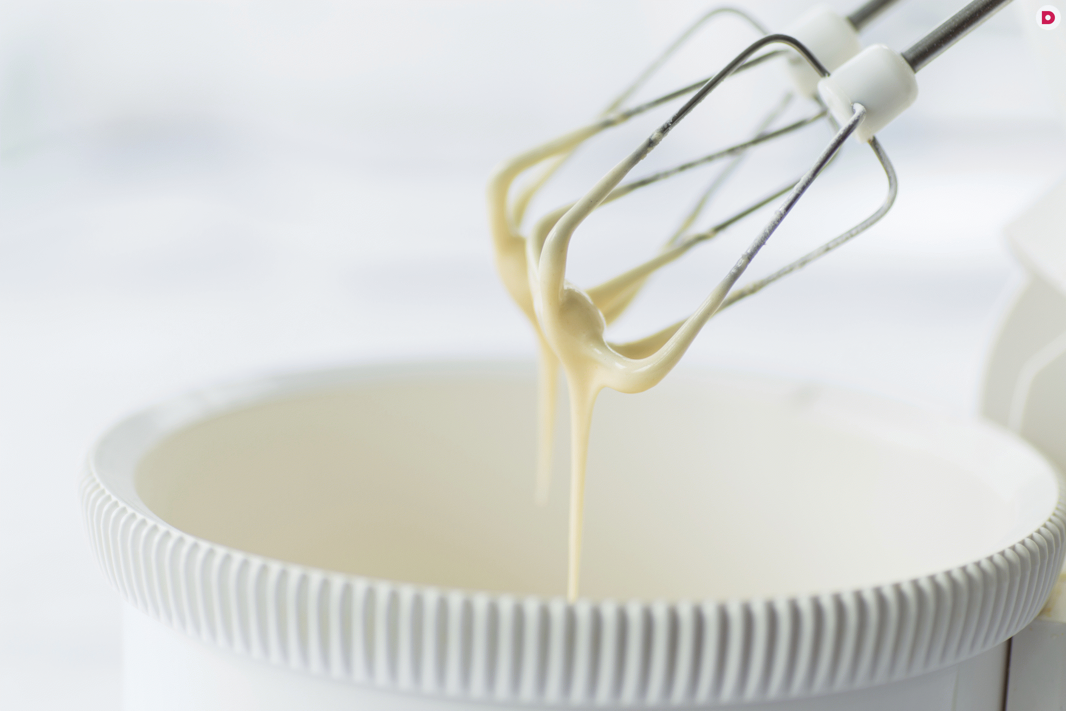 Crema cu lapte condensat. Un deliciu extraordinar din două ingrediente