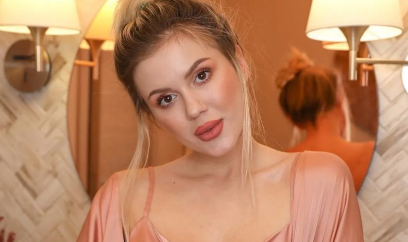 Emily Burghelea, o mămică fericită la vârsta de 23 de ani. Ce spune ...