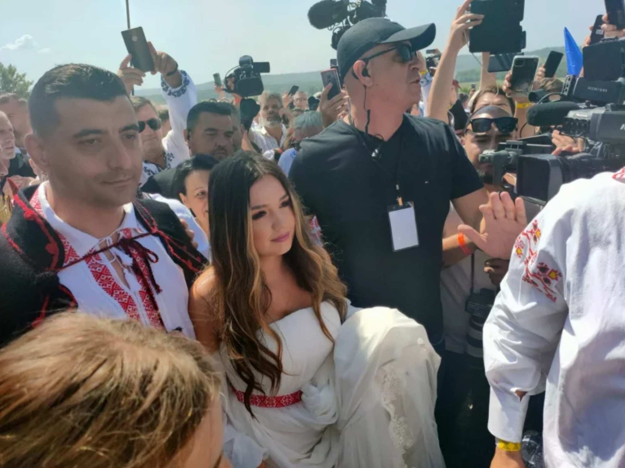 Ce a făcut Ilinca, soția lui George Simion, în ziua nunții. Jurnalistul ...