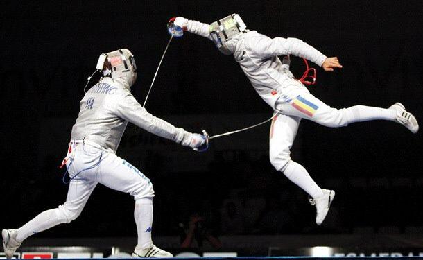 Iașul este gazda Cupei României la individual scrimă. Arbitrul este ...