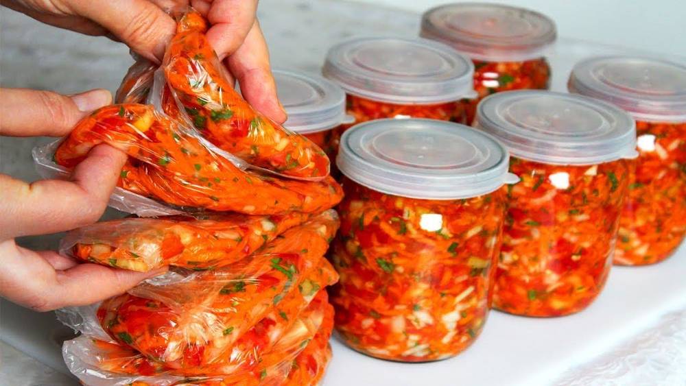 Zarzavat pentru iarnă cu roșii și ardei capia. Rețeta simplă și rapidă ...