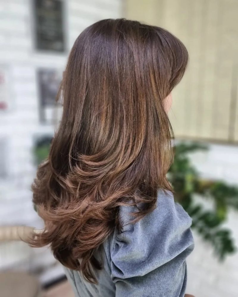 Tipuri de tunsori în scări. De ce coafura este adorată de toate femeile?