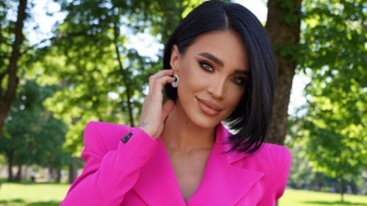 Adelina Ioana Pestrițu face furori pe Facebook și se bucură de succes ...