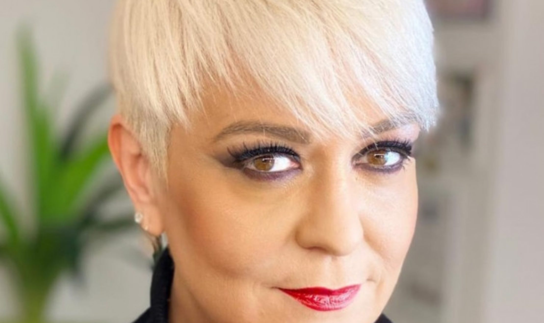 Monica Anghel nu-și arată anii la vârsta ei. A ajuns să arate ca la 20 ...