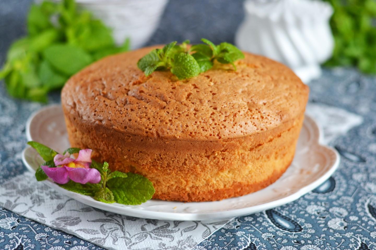 Rețetă de pandișpan clasic. Formula perfectă pentru a obține o ...