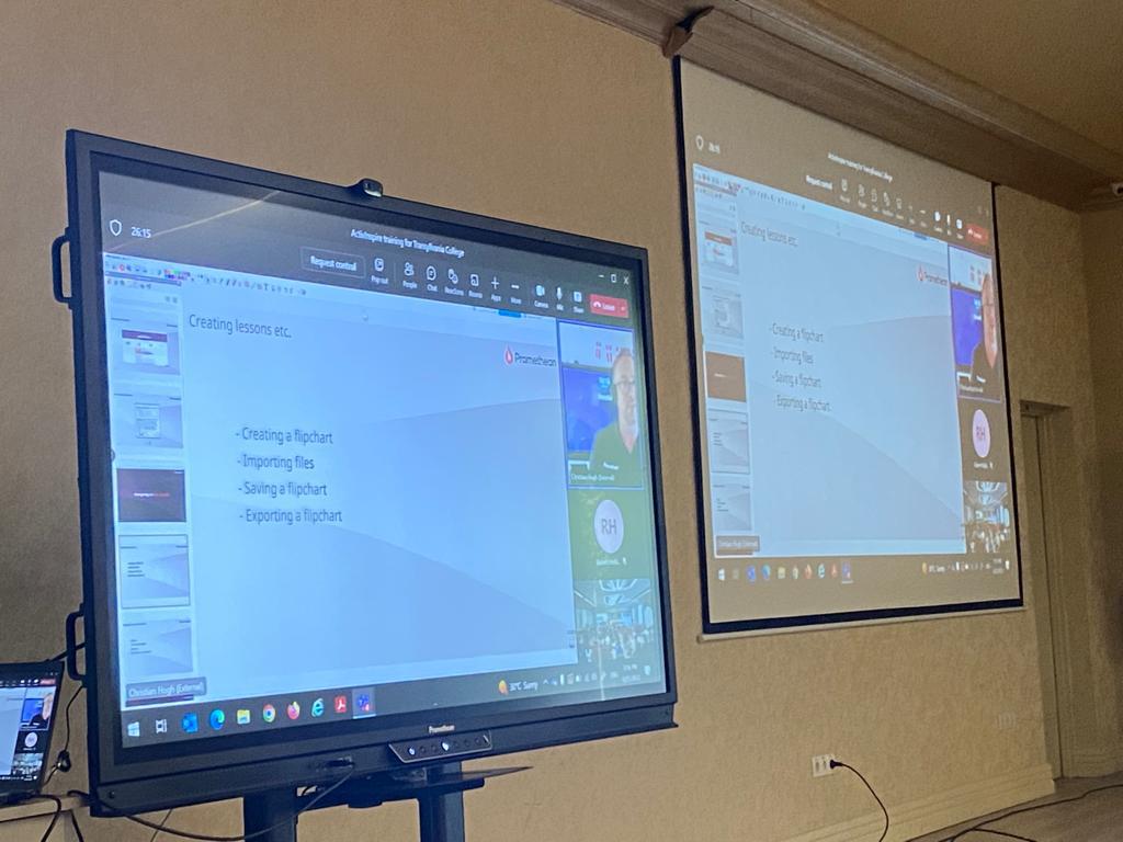 O firmă ieșeană a dotat 1.000 de clase din România cu