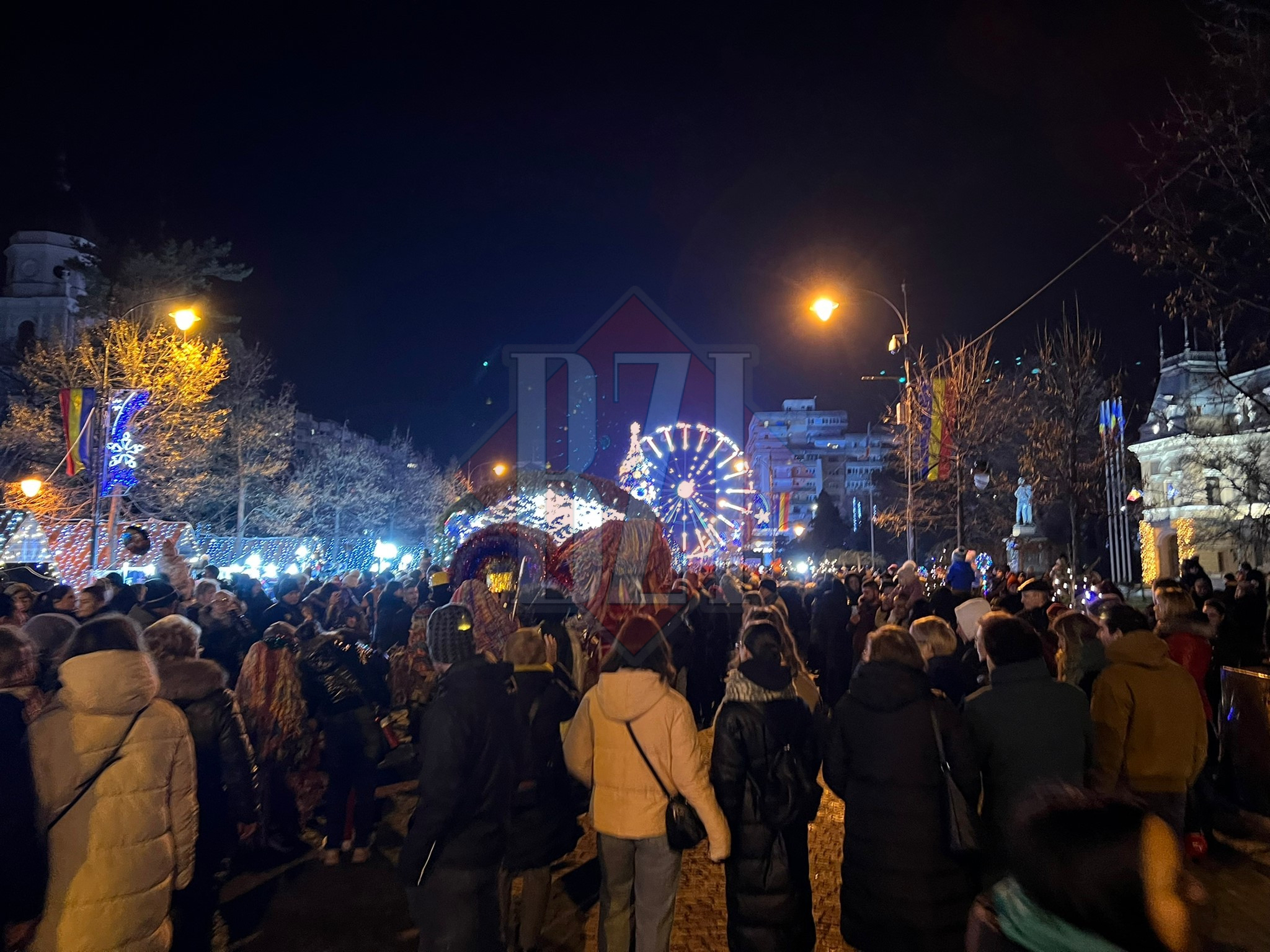 Mii de oameni au împânzit centrul Iașului. Pe pietonalul Ștefan cel ...