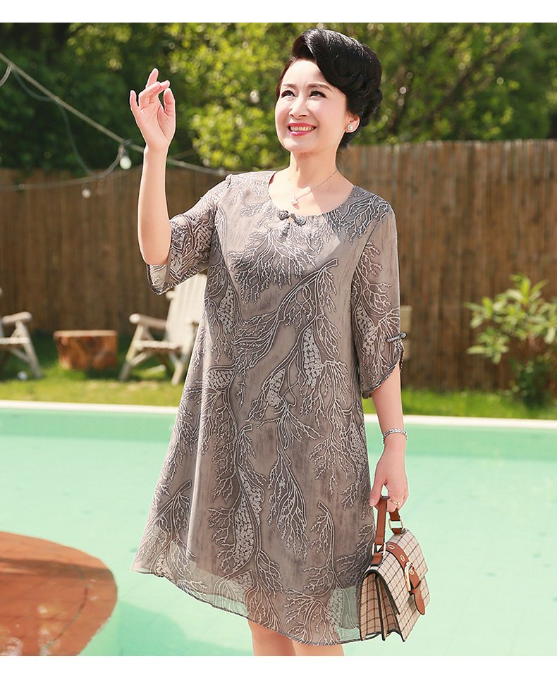 Ținută pentru nuntă femei de 50 de ani. Cum să vă creați o imagine ...