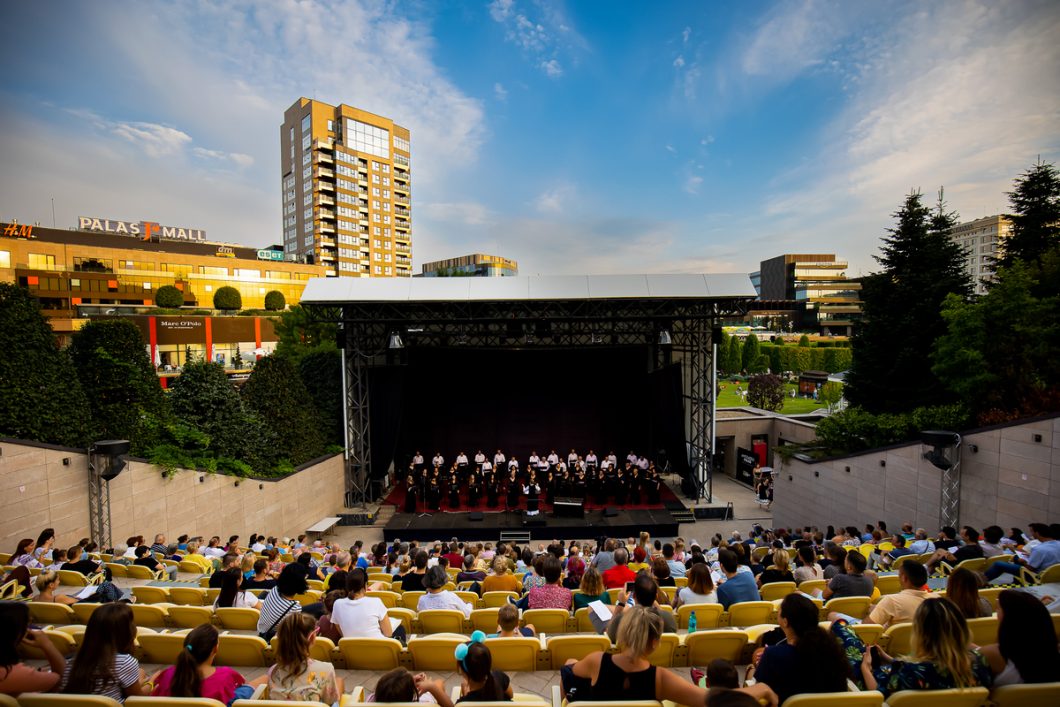 Palas te invită în lumea artelor! Filarmonica „Moldova” susține două ...