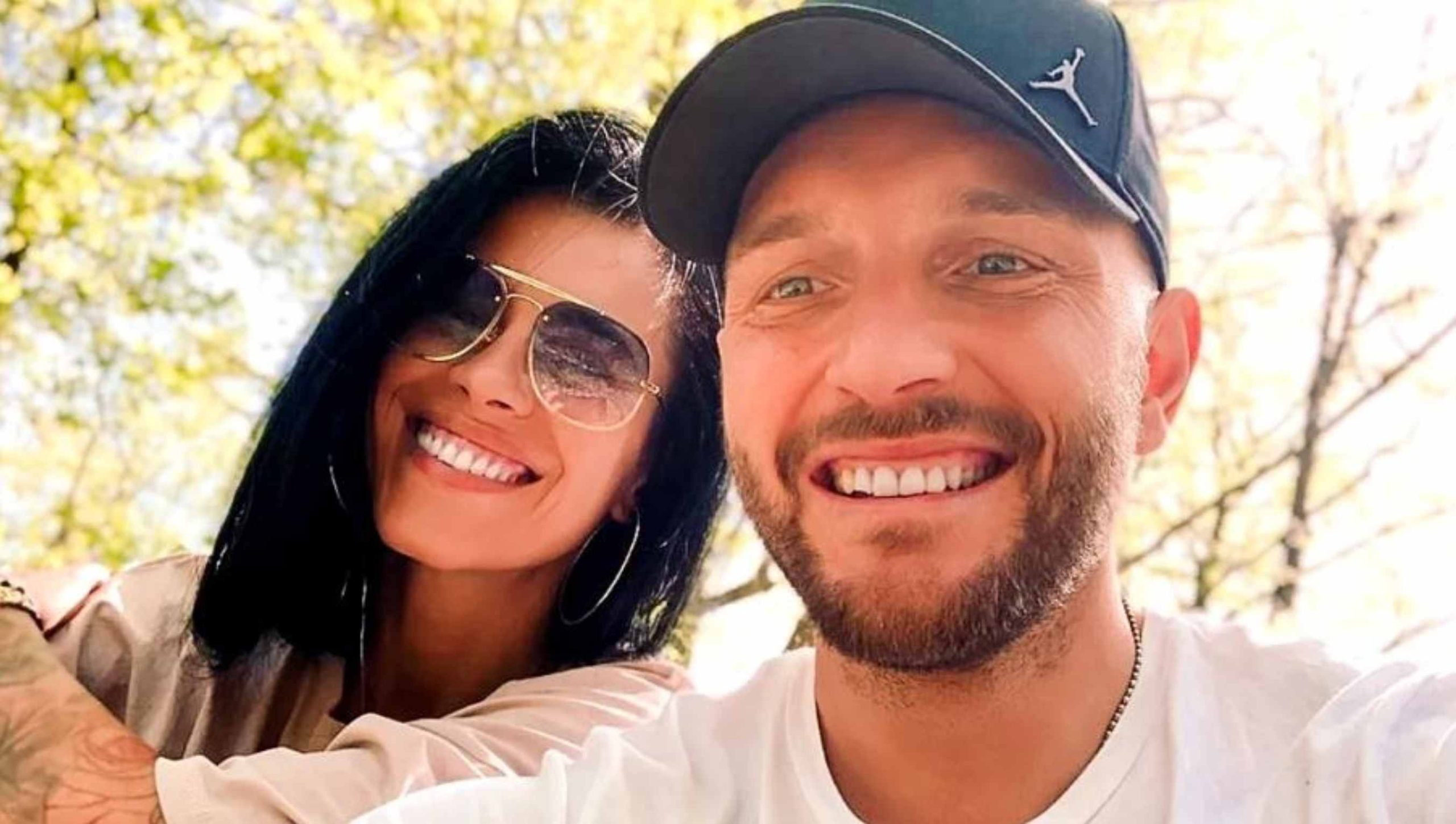 Livia, soția lui Cătălin Bordea, a fost stewardesă o perioadă. Din ce ...