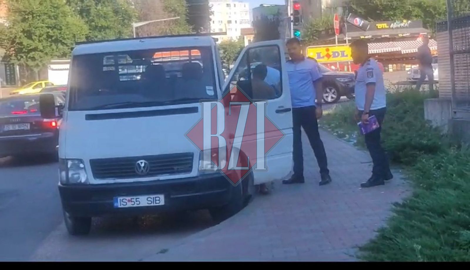 Un copil a ajuns la spital după ce tatăl său a frânat brusc - FOTO/VIDEO • Buna Ziua Iasi • BZI.ro