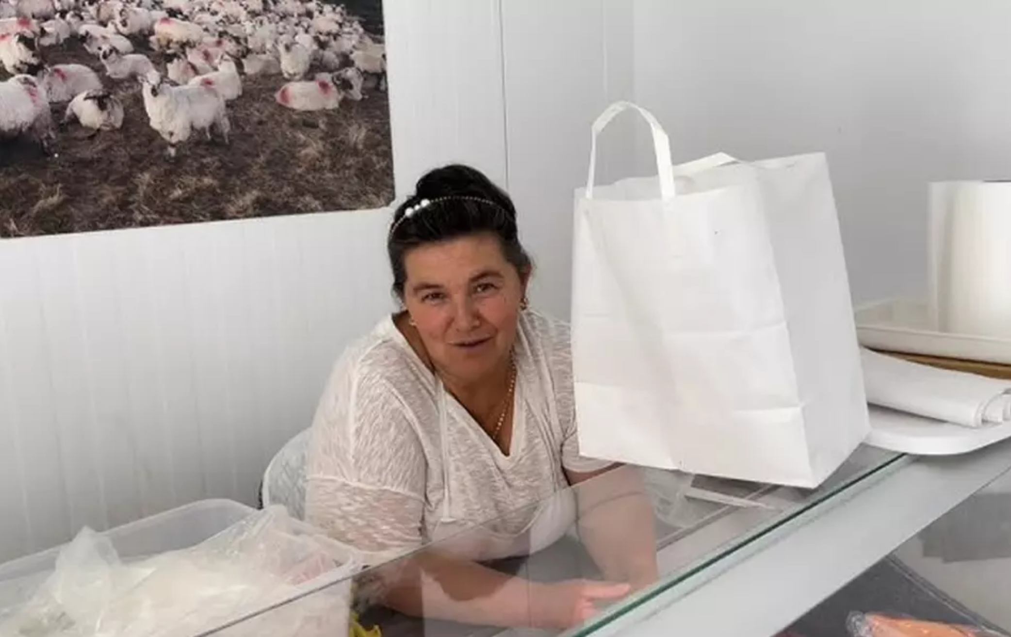 La ce prețuri vinde mama Geta produsele în piață. Multă lume se plânge ...