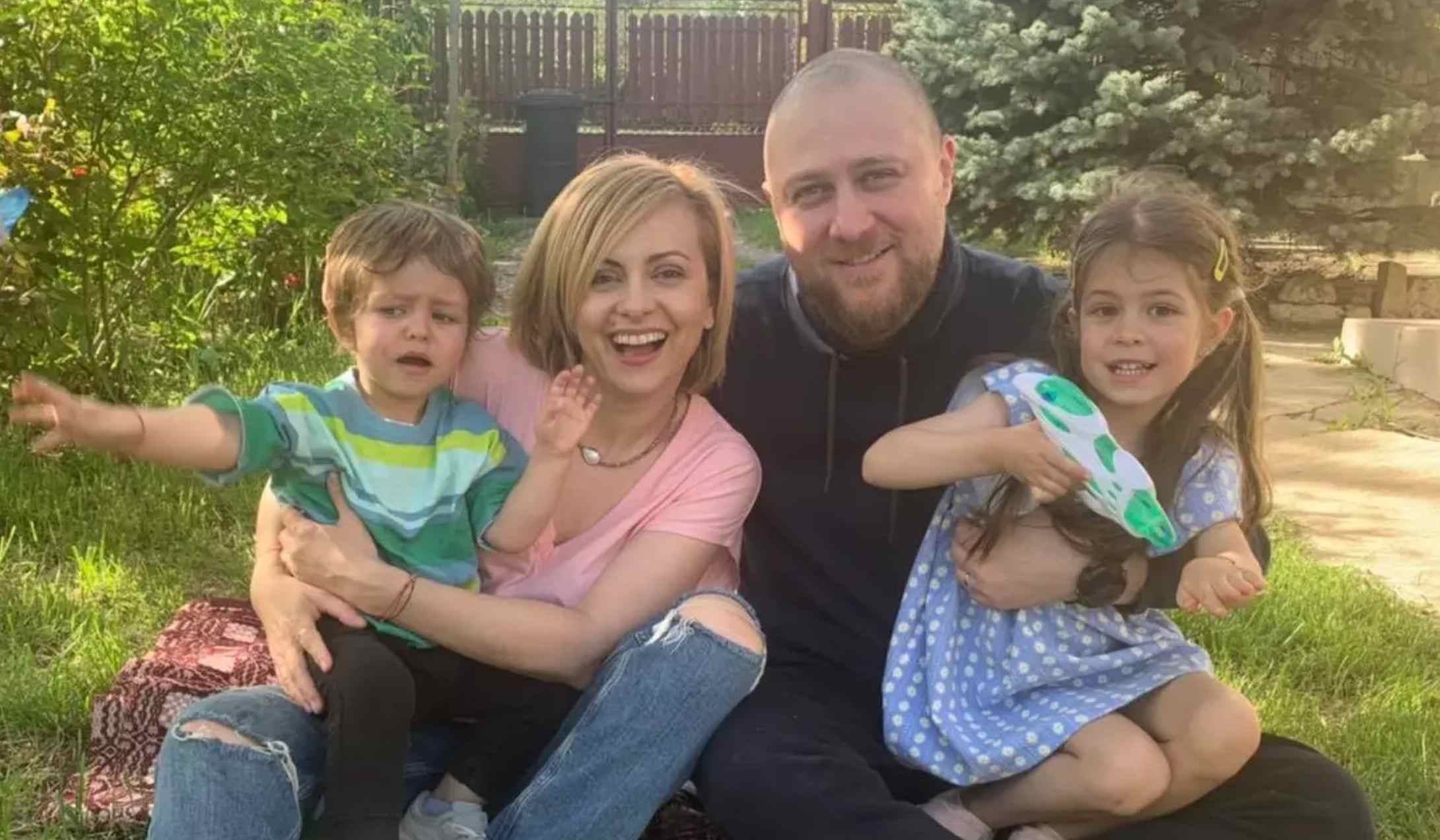 Cum se descurcă Simona Gherghe și soțul ei cu cei doi copii. De ce nu a mai vrut să o ajute mama ...