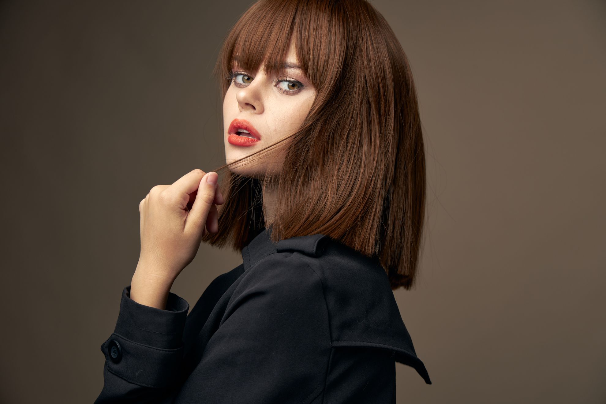 Cele mai frumoase tunsori cu breton. Obține un look atrăgător în doar ...