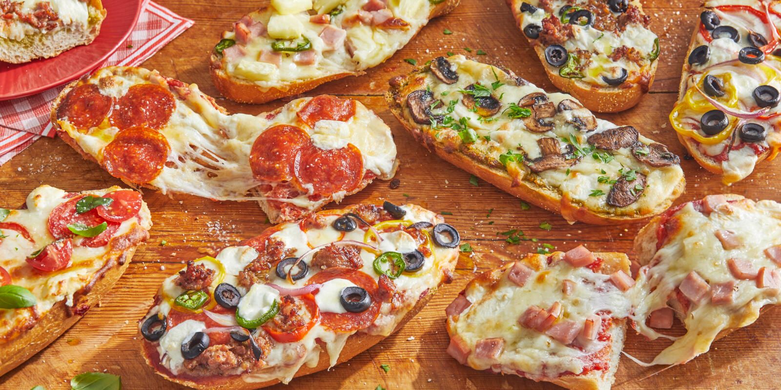 Pizza pe felii de pâine, gata în 30 de minute. Idei de toppinguri pe ...