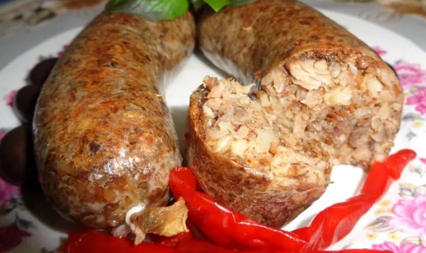 Rețetă chișcă din Bucovina. Rumenită la cuptor în vin alb și mirodenii