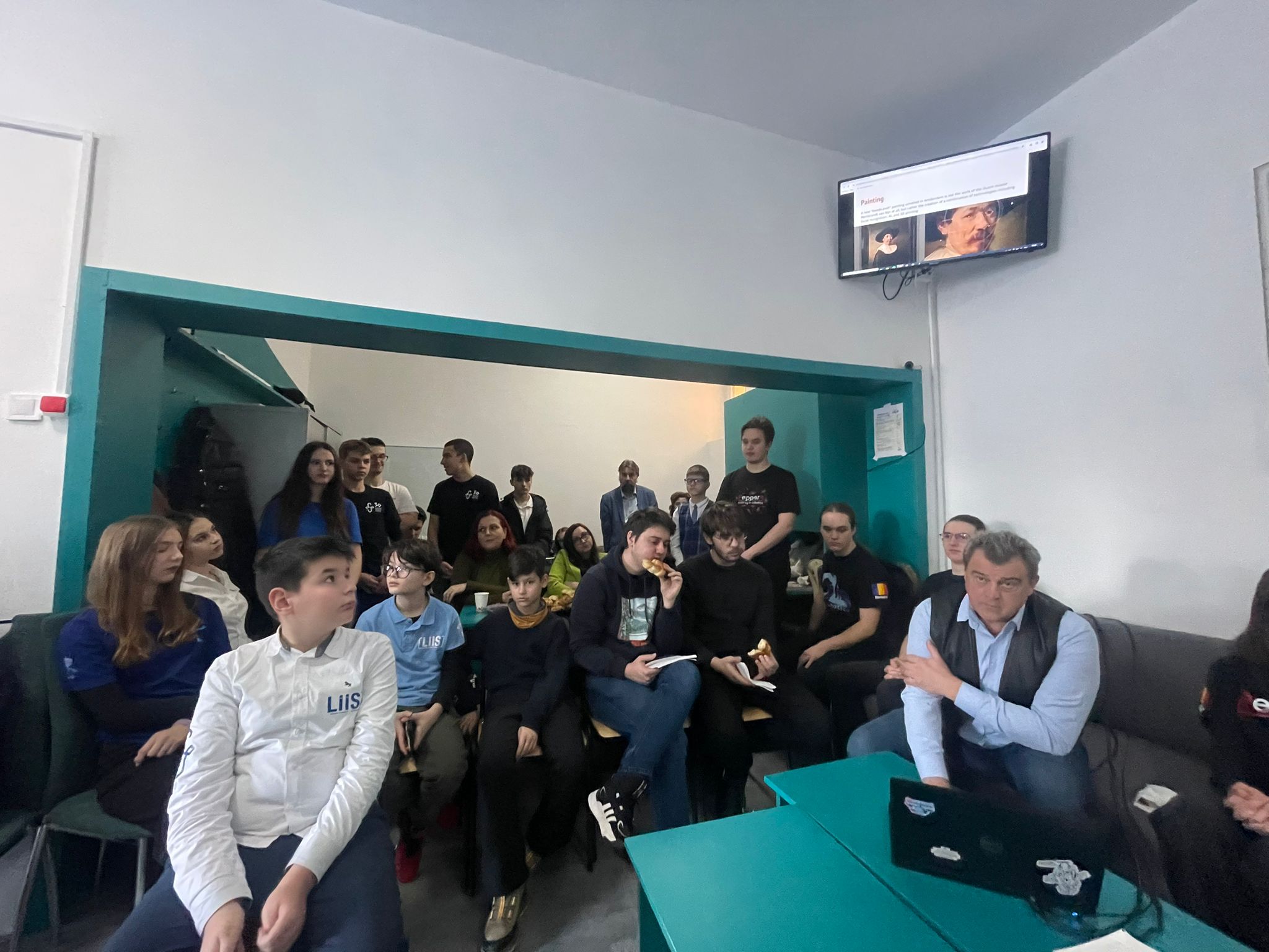 „Noi perspective ale educației în era digitală”, la Liceul de ...