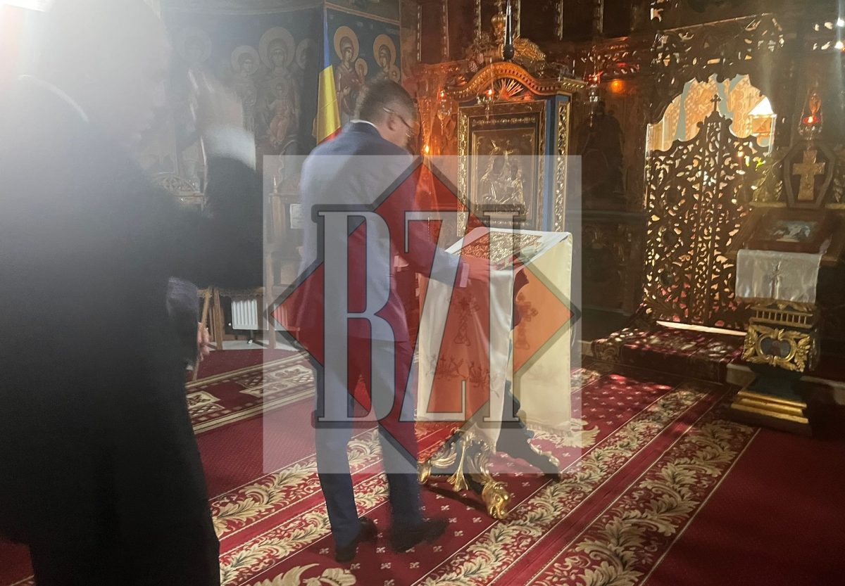 După ce au votat, Mihai Chirica și Costel Alexe au mers la biserică să ...