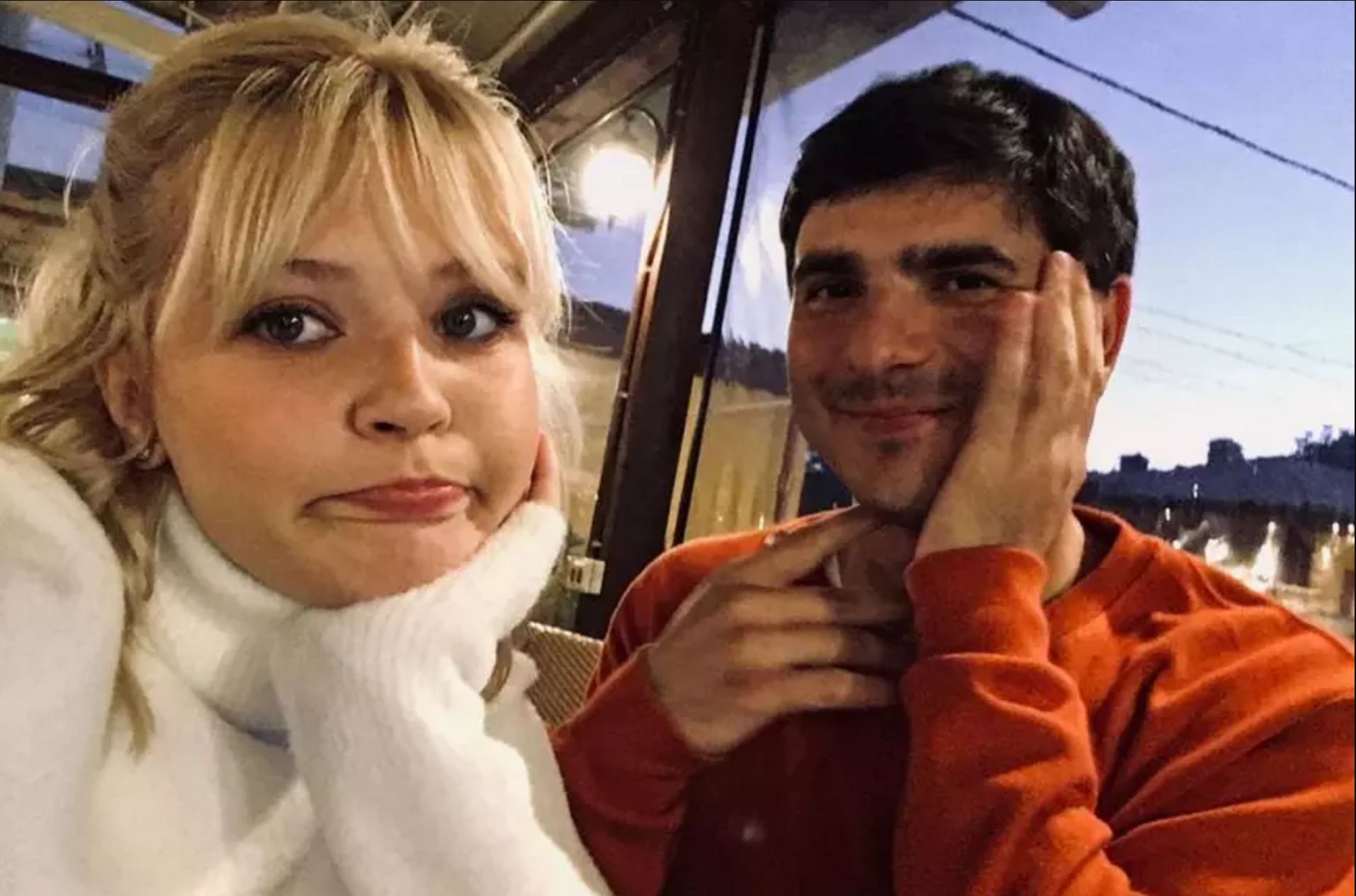 Actorul Alex Bogdan s-a căsătorit în secret. Cine este mireasa, femeia ...