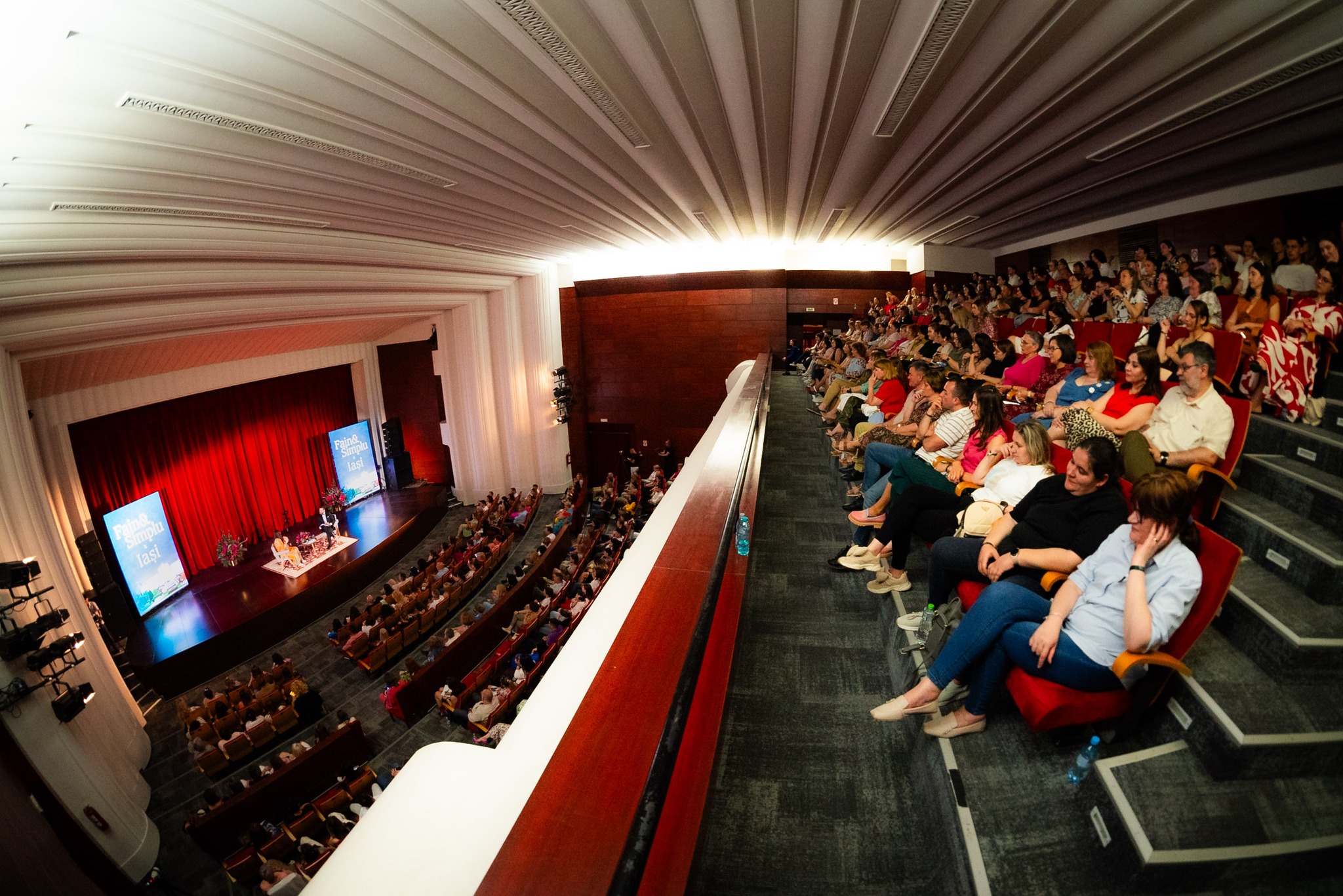 Conferința Fain & Simplu, organizată de Mihai Morar la Casa de Cultură ...