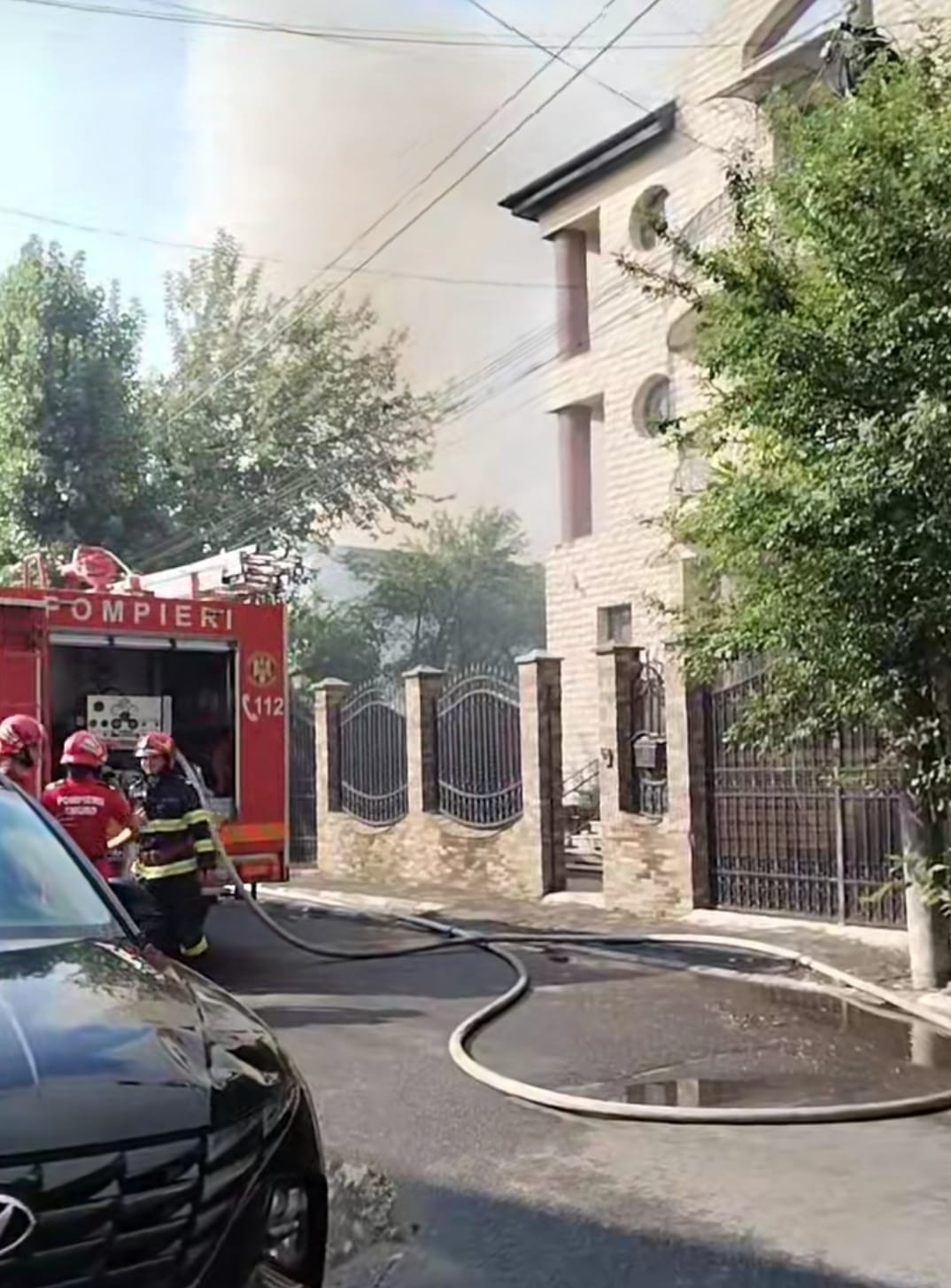 Incendiu puternic în Sectorul 2 din București, peste șase case au ars ...
