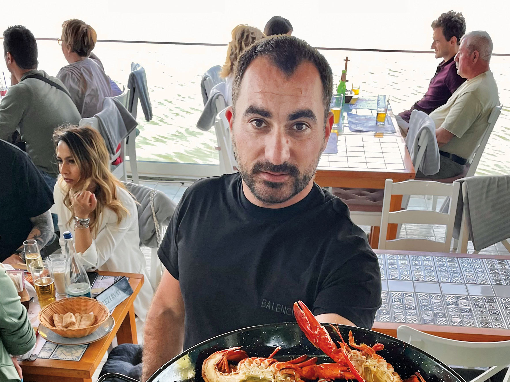 Pescobar oferă bani tuturor elevilor care promovează Bacalaureatul cu ...